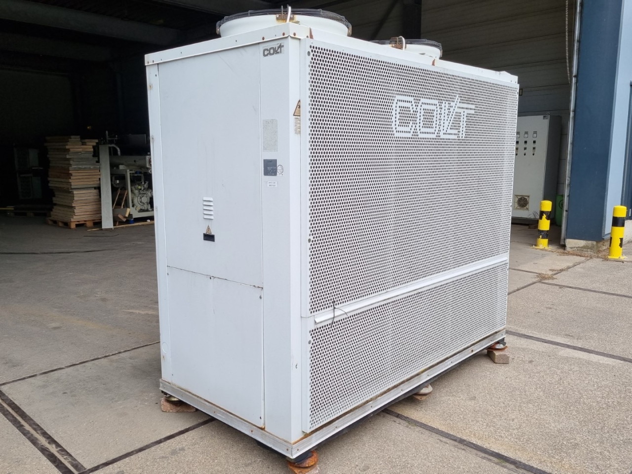 Used Colt CHA/WP 302P air cooled chiller R407C | HOS BV